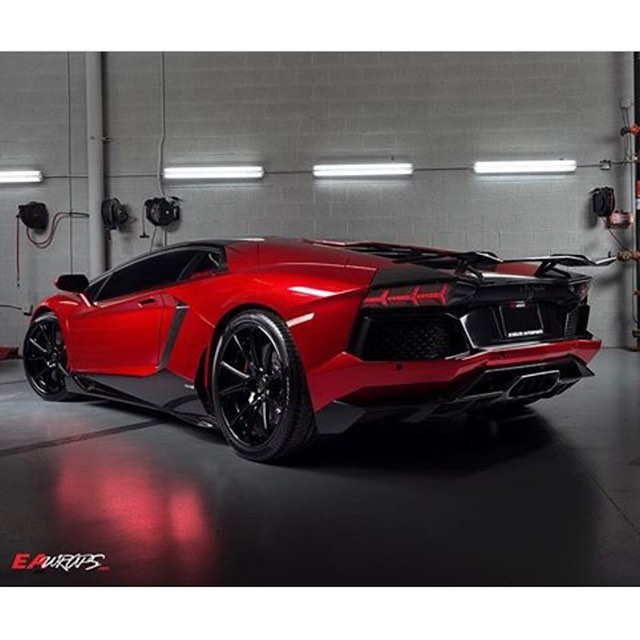 Lamborghini Veneno Chrome Red